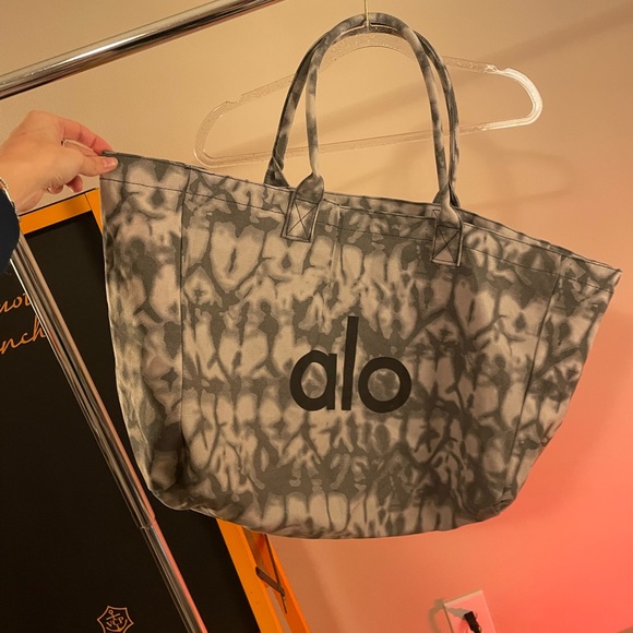 ALO Yoga | Bags | Alo Tote Bag Brand New | Poshmark